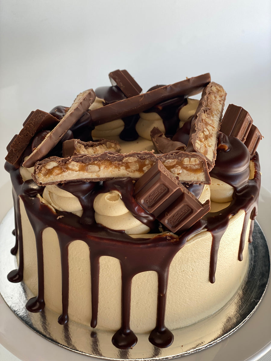 Chocolate Snicker Overload Cake – Fale De Keke