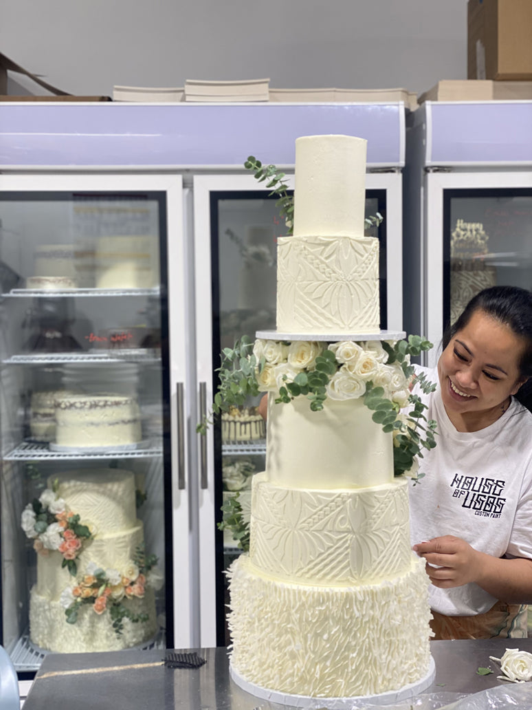 Custom Cakes – Fale De Keke